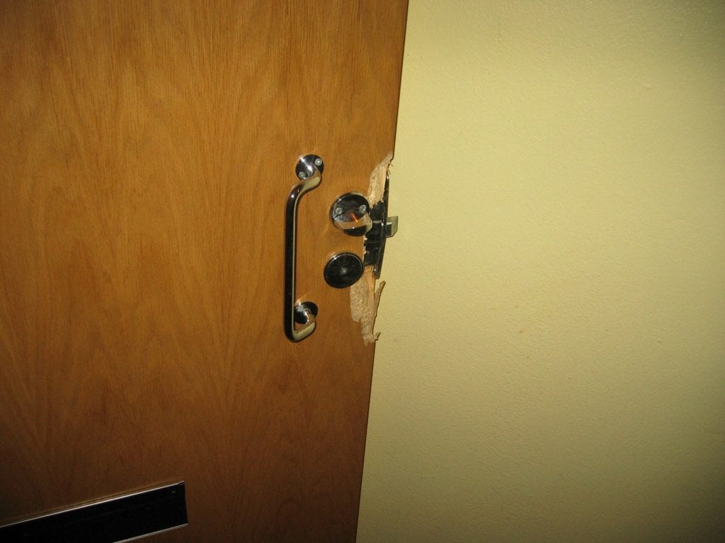 Vesi, WC-istuin - Vahinkotieto.fi